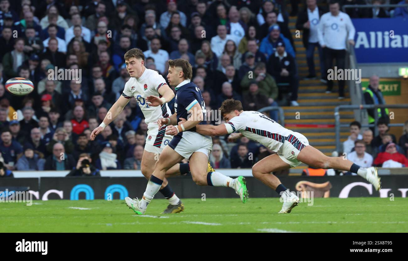 London, UK. 22nd Feb, 2025. L-R England's Tommy Freeman ((Bath Rugby ...