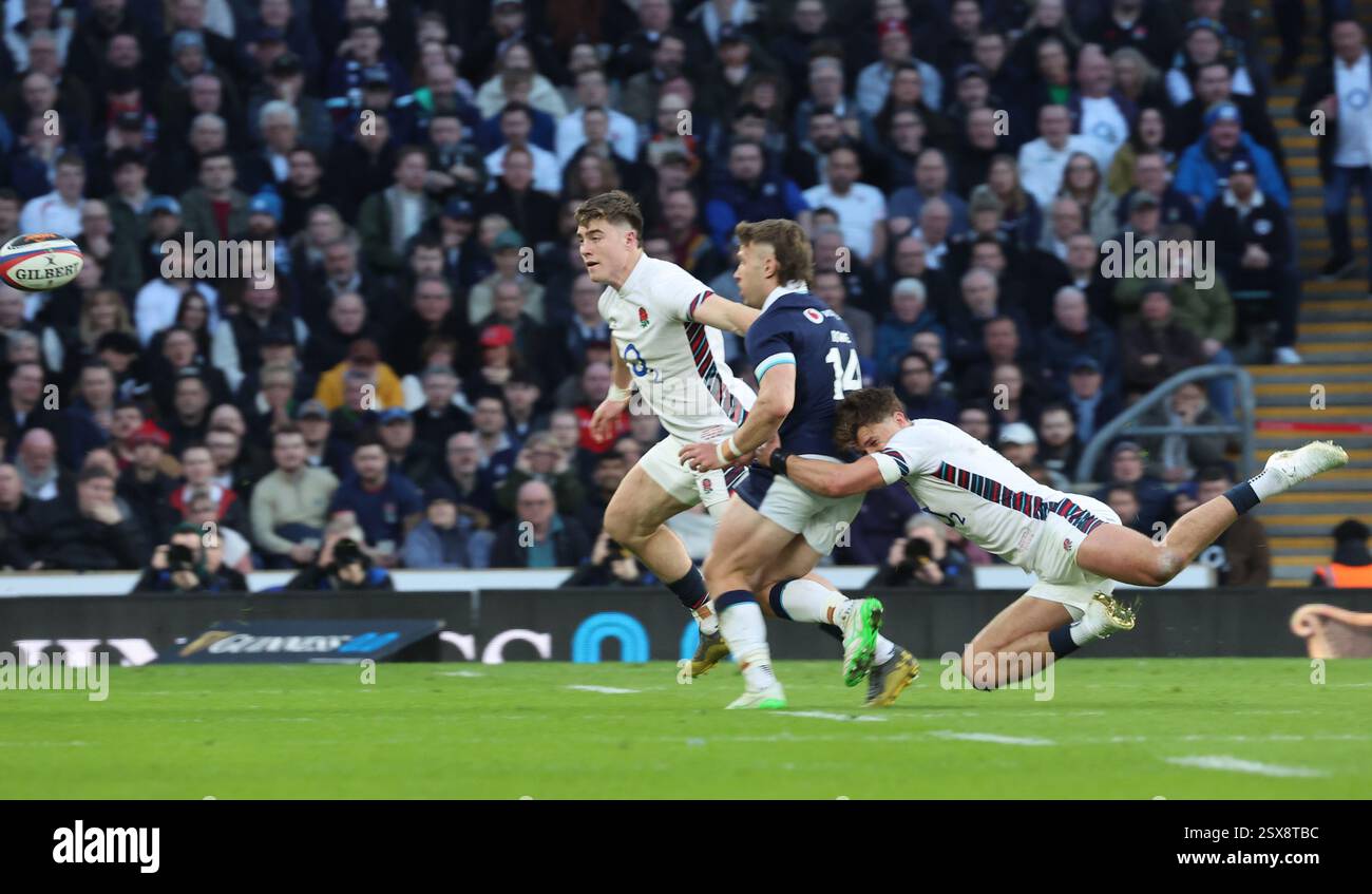 London, UK. 22nd Feb, 2025. L-R England's Tommy Freeman ((Bath Rugby ...