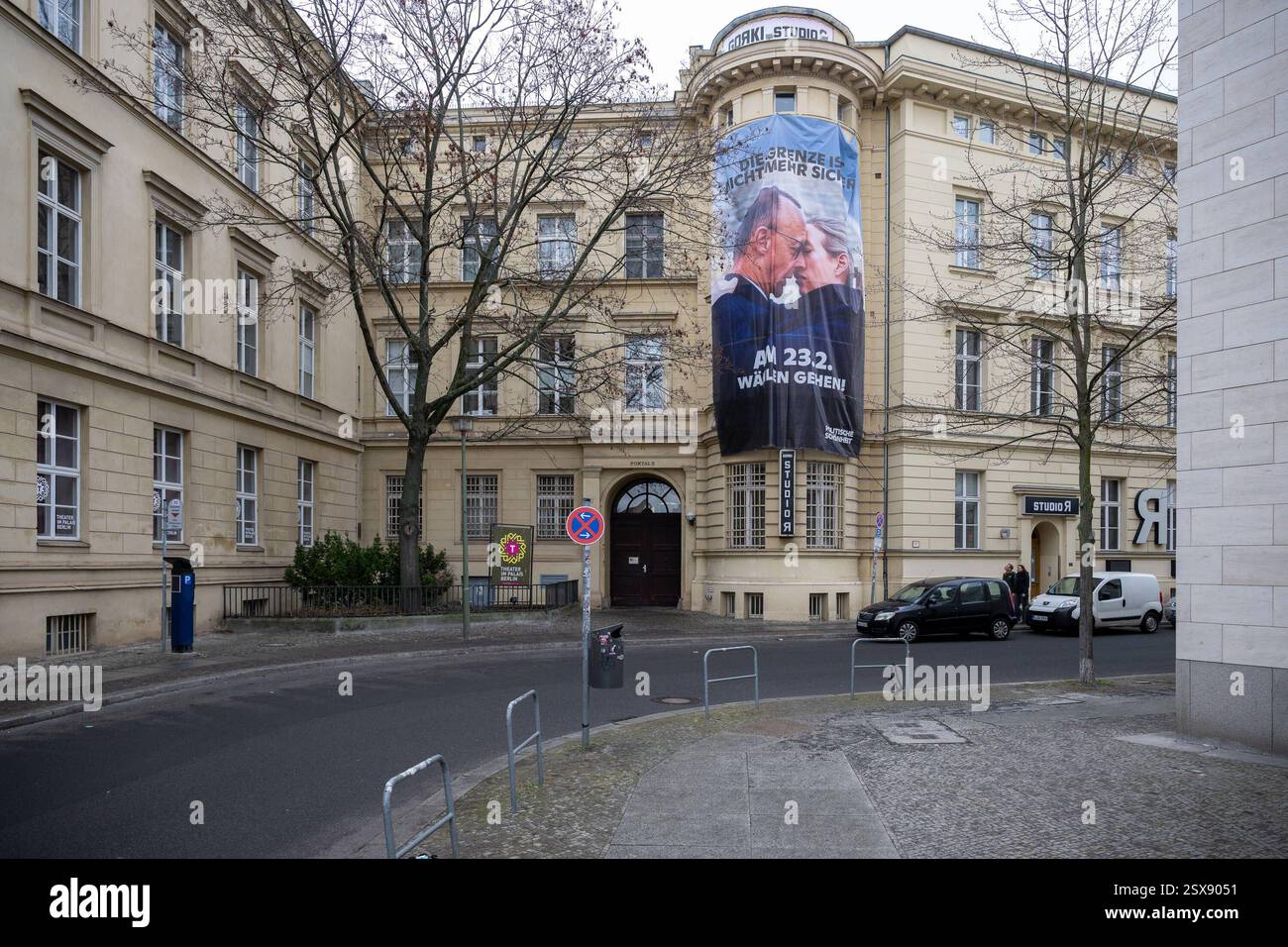 250223, Plakat Merz Weidel am Maxim Gorki Theater in Berlin Angelehnt ...