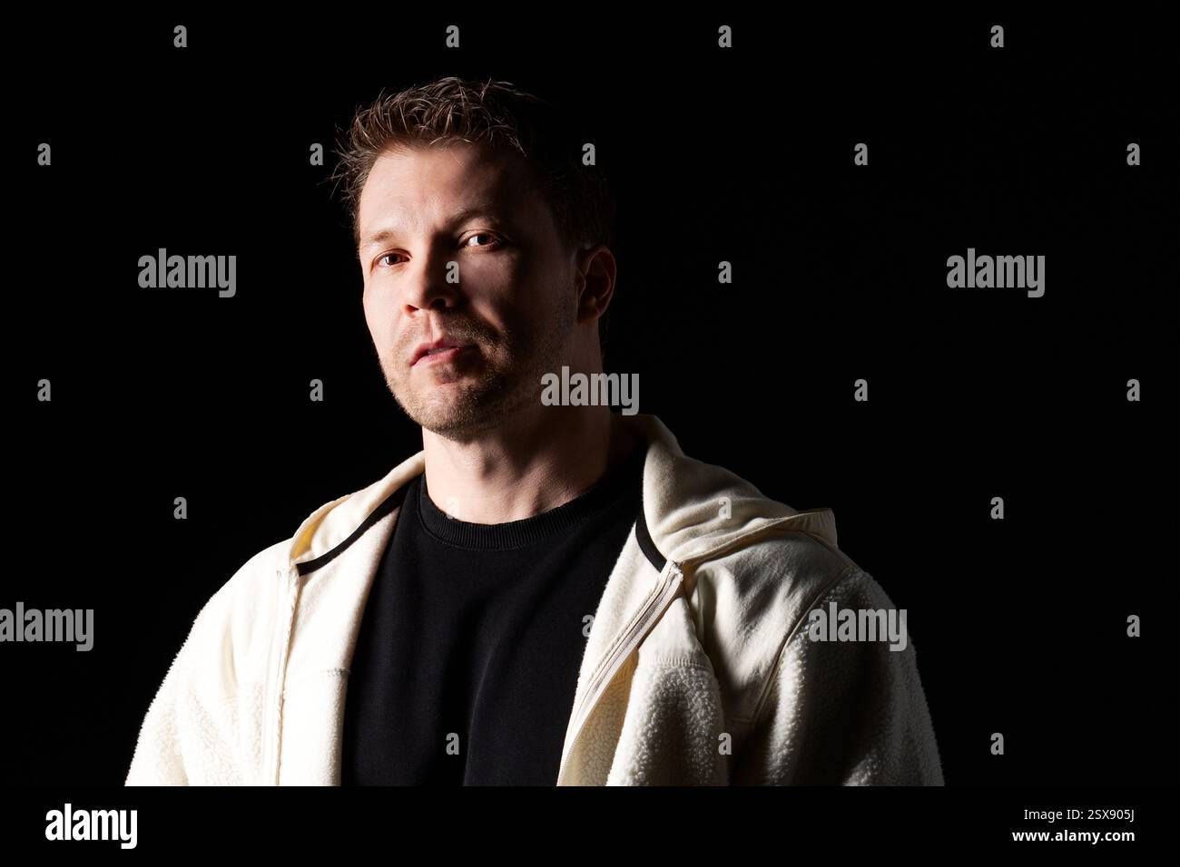 Bold contrast dramatic lighting hi-res stock photography and images - Alamy