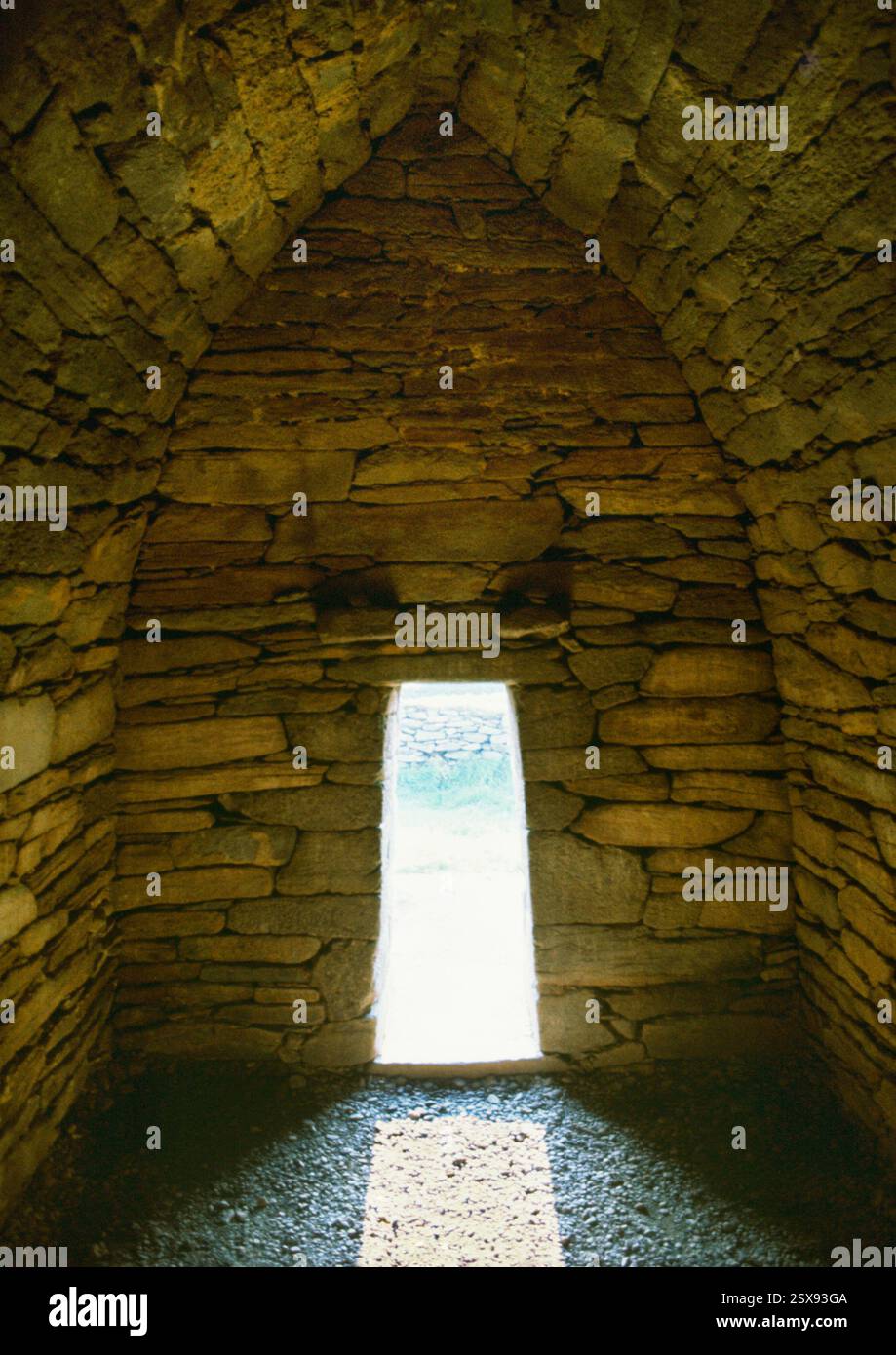 Holed stone ireland hi-res stock photography and images - Alamy