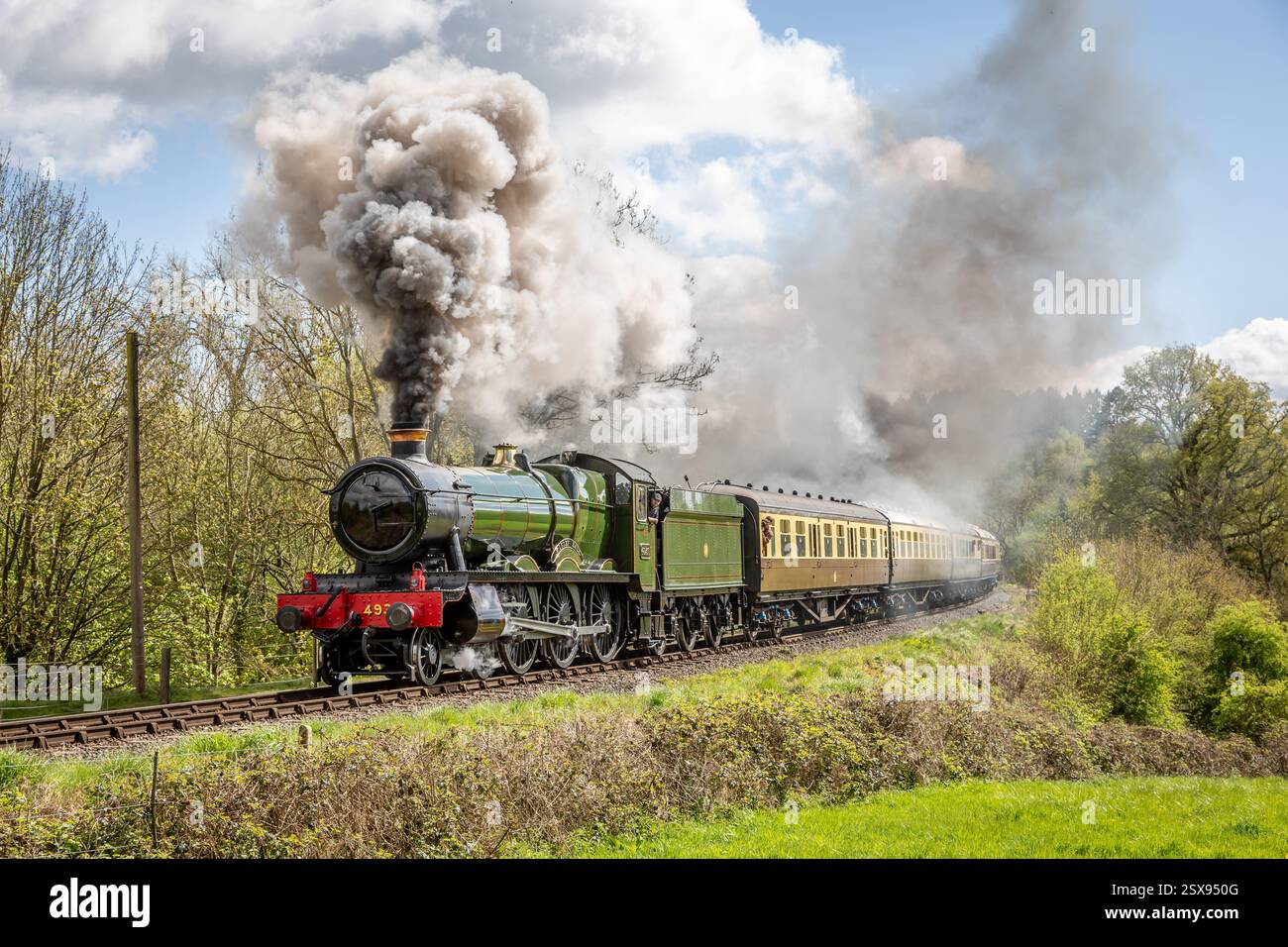 GWR 'Hall' 4-6-0 No. 4930 'Hagley Hall' passes Hay Bridge on the Severn ...