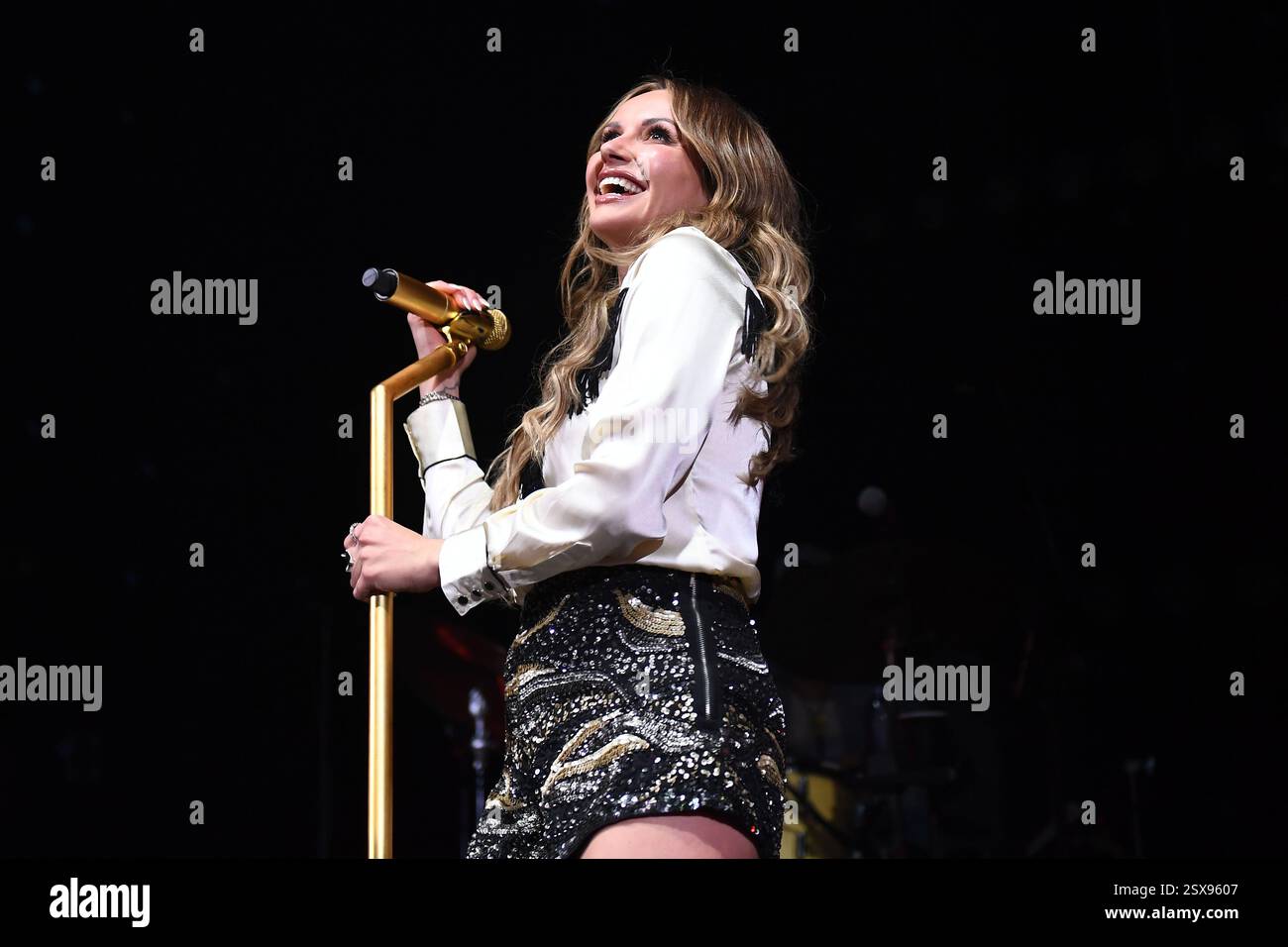 LONDON, ENGLAND - FEBRUARY 20: Carly Pearce performing at Shepherd’s ...