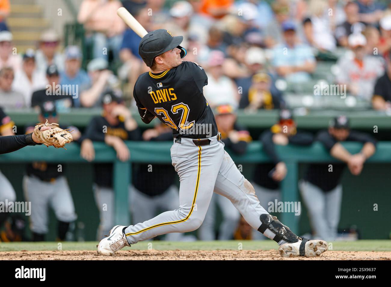 Sarasota, FL USA; Pittsburgh Pirates catcher Henry Davis (32) fouls off ...