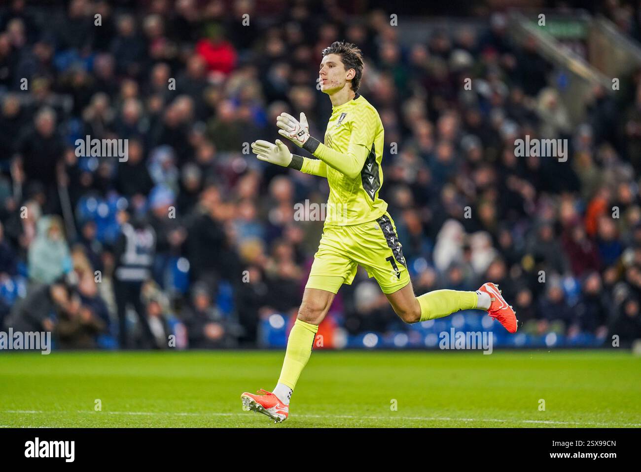 Burnley, UK. 21st Feb, 2025. Sheffield Wednesday goalkeeper James ...