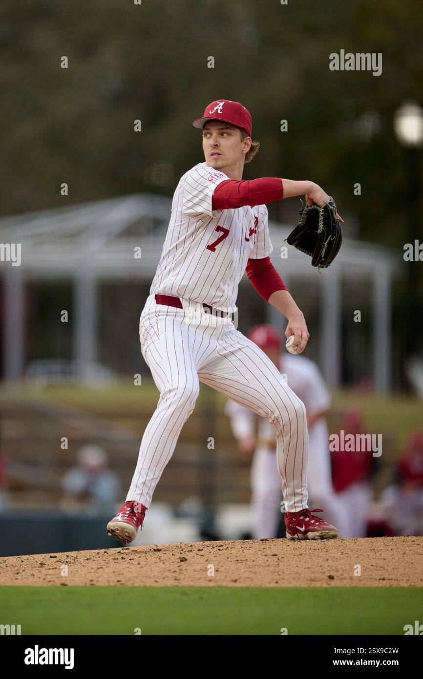 Alabama Crimson Tide pitcher Matthew Heiberger (7) during an NCAA ...
