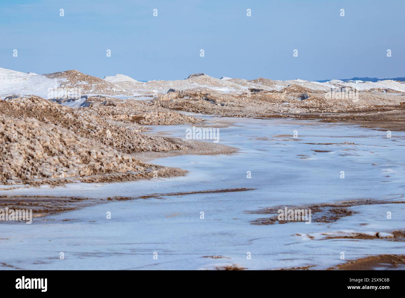 Dangerous shelf ice on a Lake Michigan beach in winter Stock Photo - Alamy