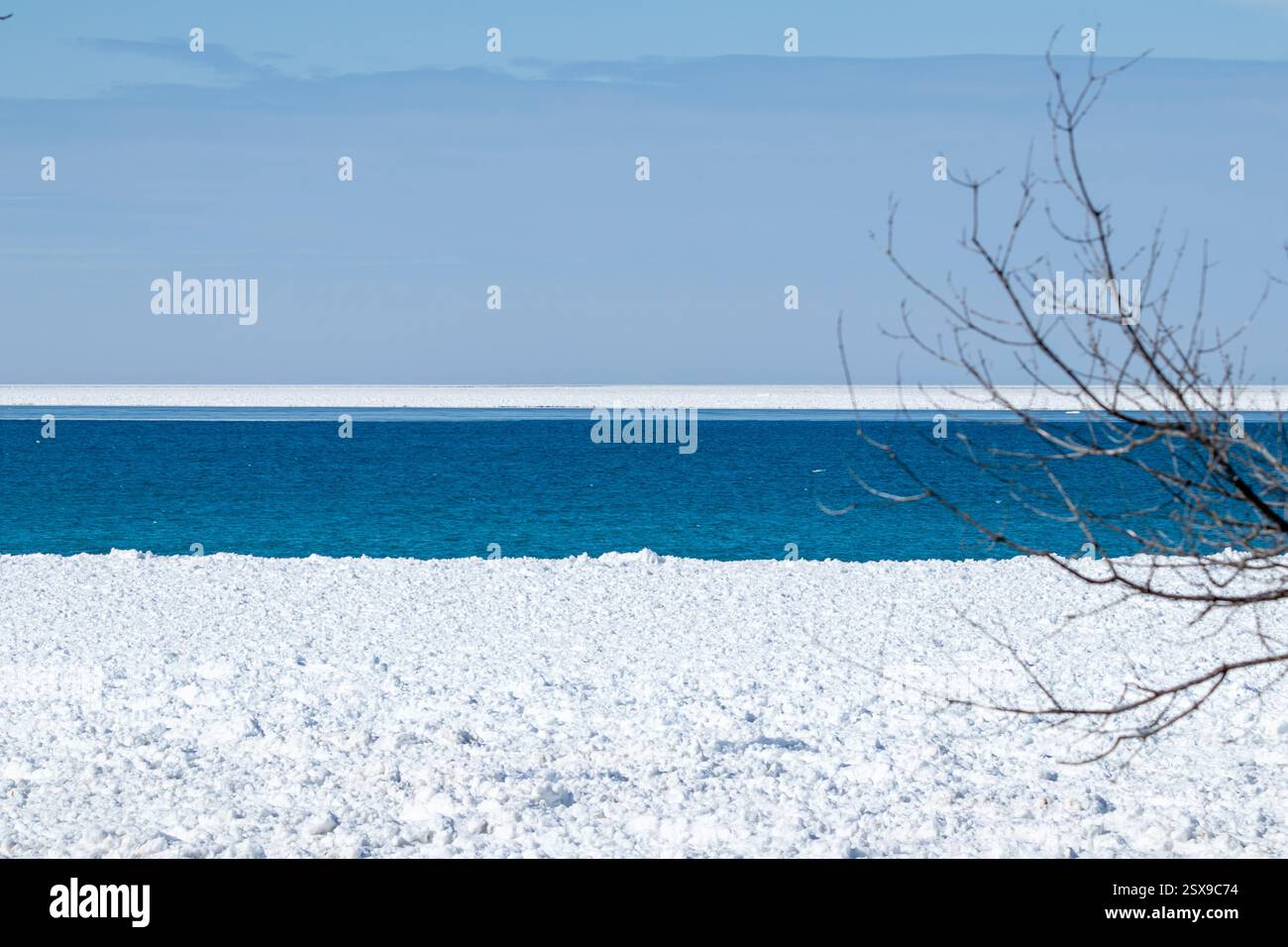 Ice shelves hi-res stock photography and images - Alamy