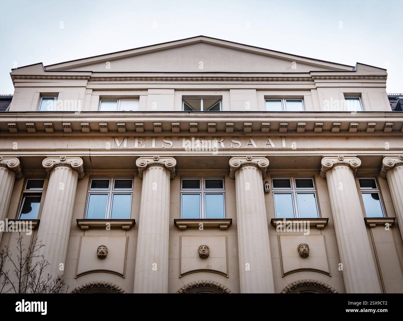 Berlin Mitte, Stadtszenerie am Potsdamer Platz, Seitenstraße Köthener Straße mit Meistersaal ...
