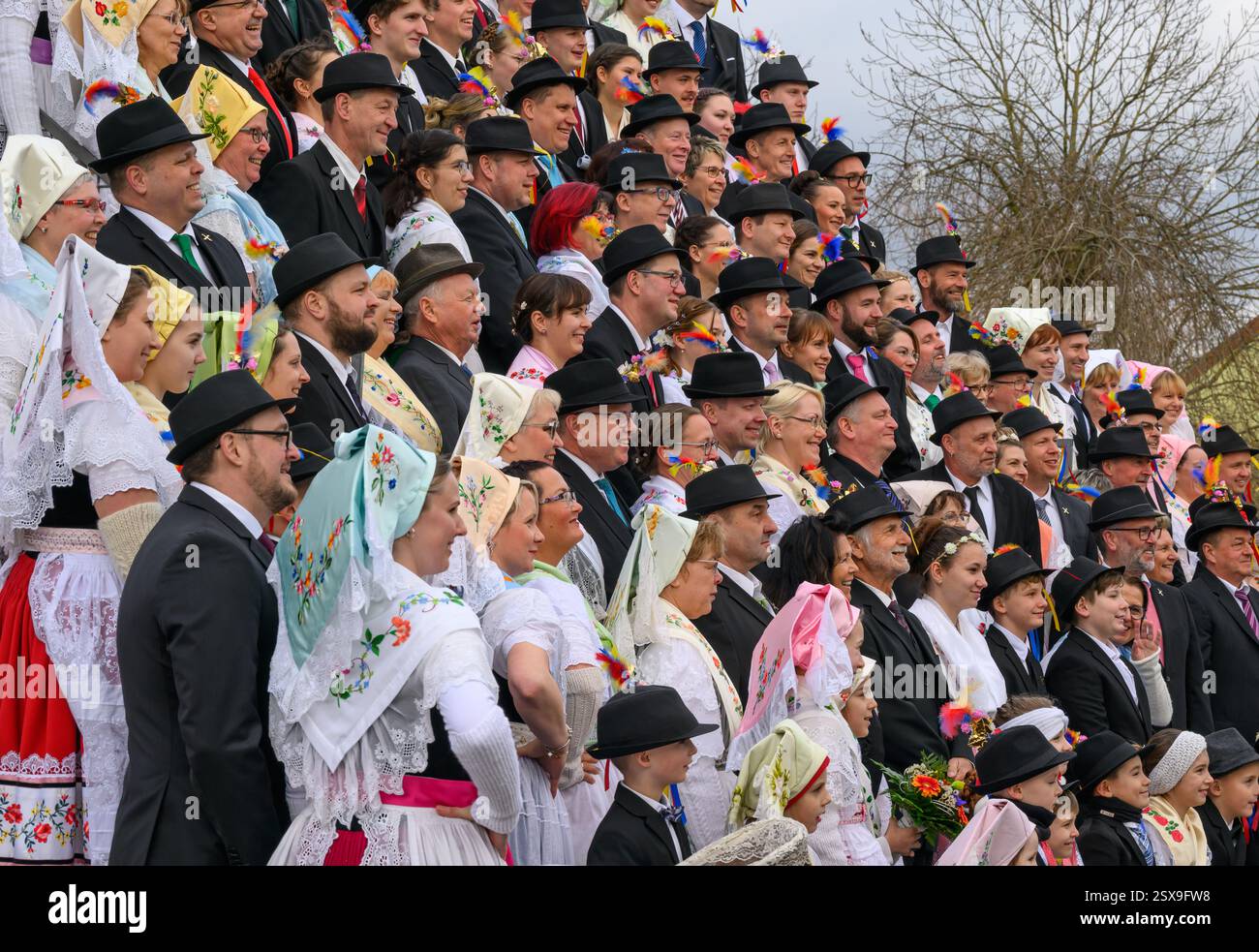 23 February 2025, Brandenburg, Raddusch: Couples in traditional Wendish ...