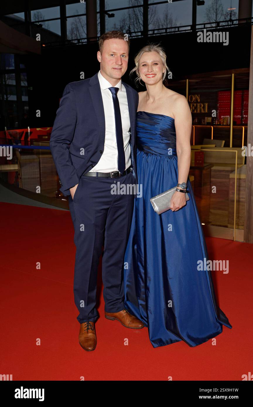 Britta Heidemann mit Bruder Gerrit Heidemann beim 54. Ball des Sports ...