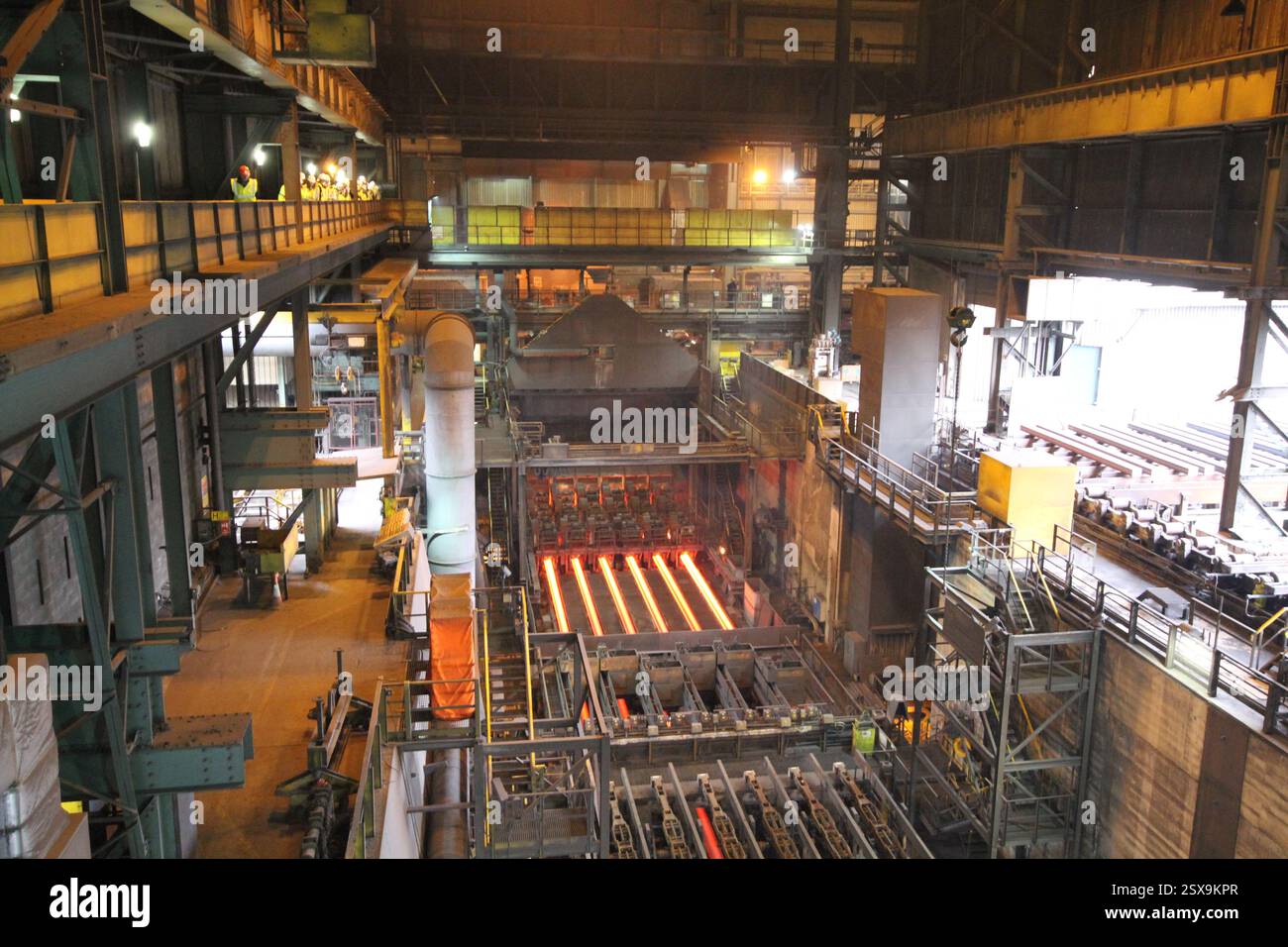 Steelworks continuous steel casting machine to solidify the molten ...