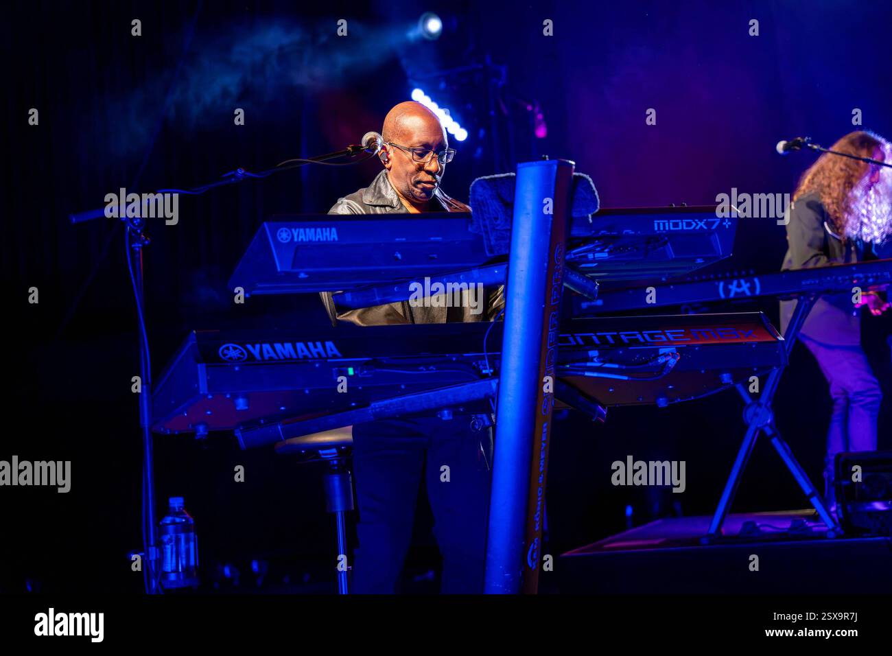 20.02.2025, xkkux, Düsseldorf, Die Band TOTO performt bei ihrer The ...