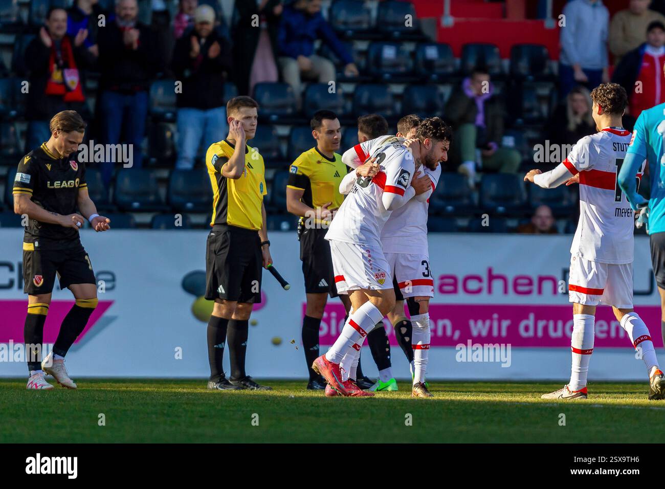 Jubel nach dem Spiel von Torschuetze Wahidullah Faghir (VfB Stuttgart II, #46) und Nico Sessa ...