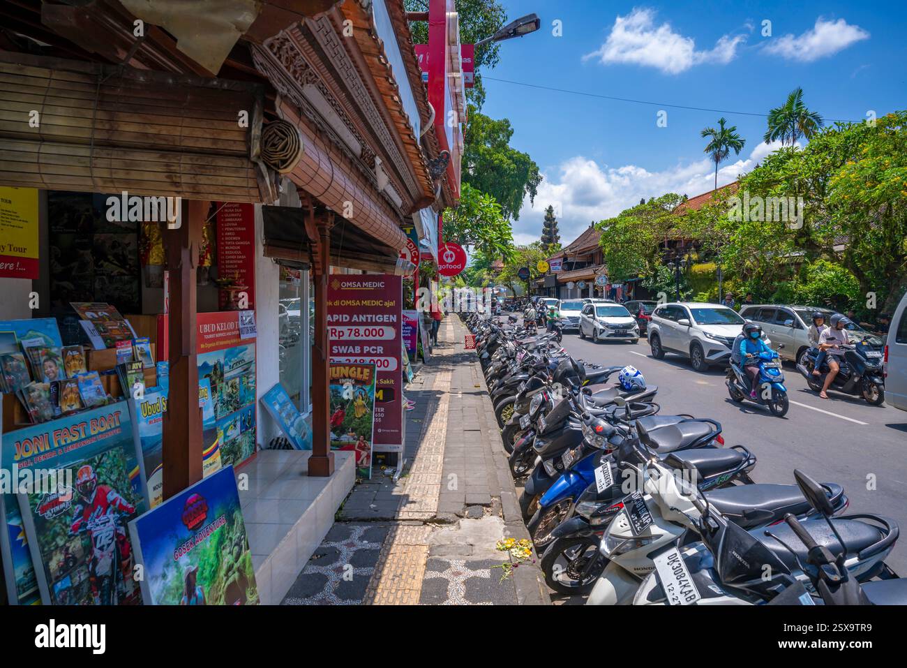 Ubud street scene hi-res stock photography and images - Alamy