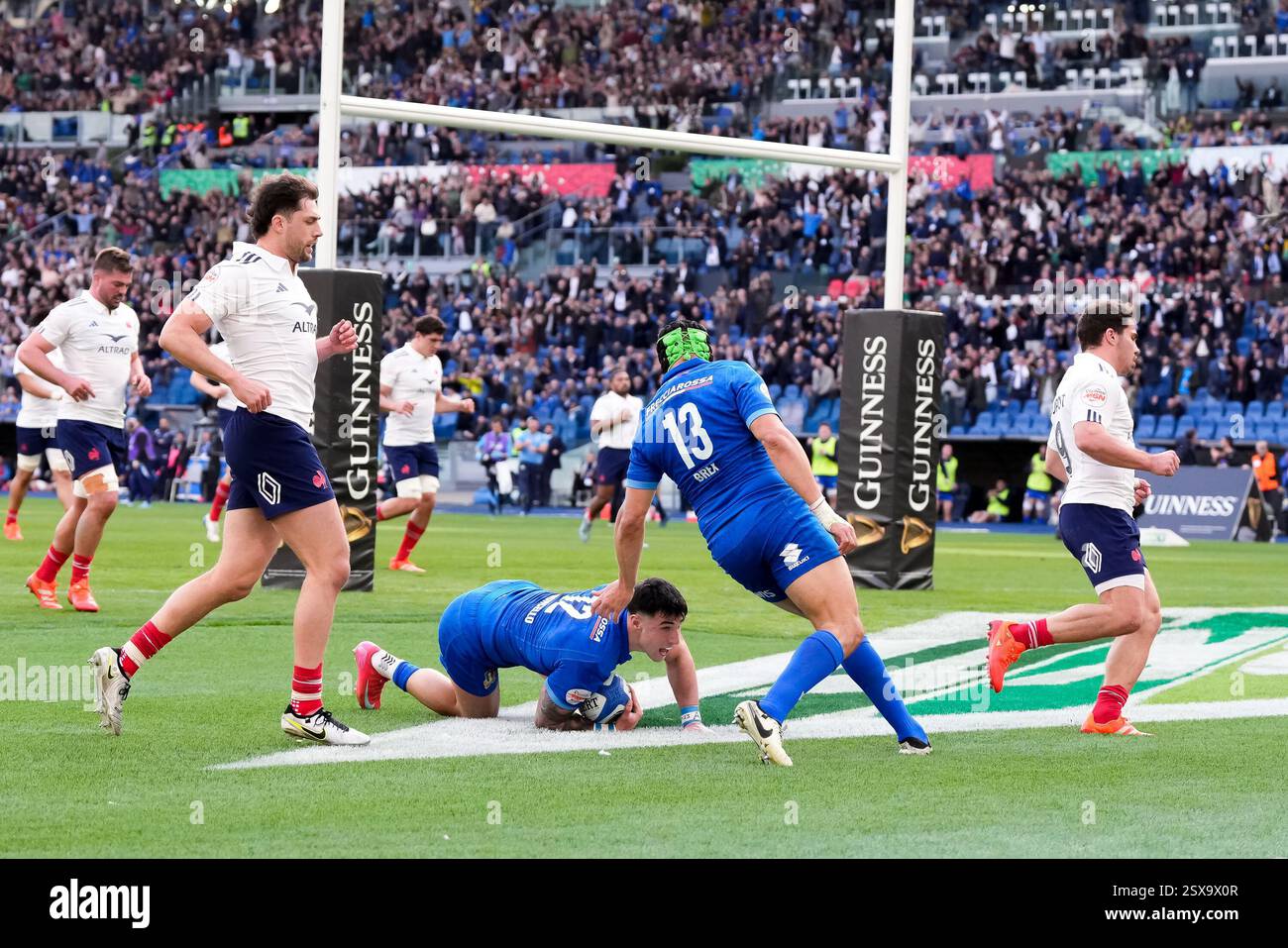 Tommaso Menoncello of Italy scores first try during the Guinness Men’s ...