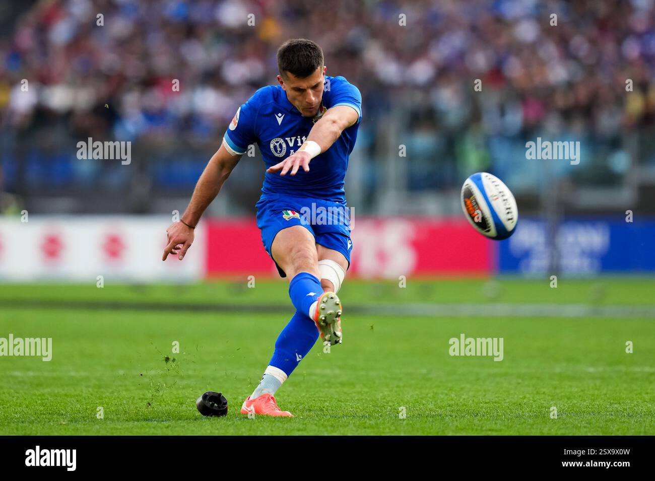 Rome, Italy. 23rd Feb, 2025. Tommaso Allan of Italy during the Guinness ...