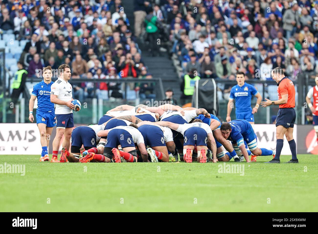 France scrum during Italy vs France, Rugby Six Nations match in Rome ...