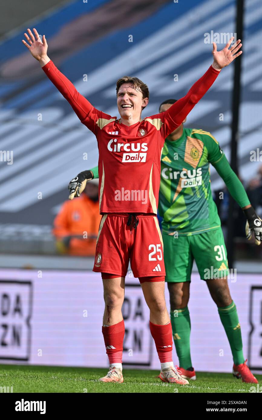 Ibe Hautekiet (25) of Standard pictured during the Jupiler Pro League ...