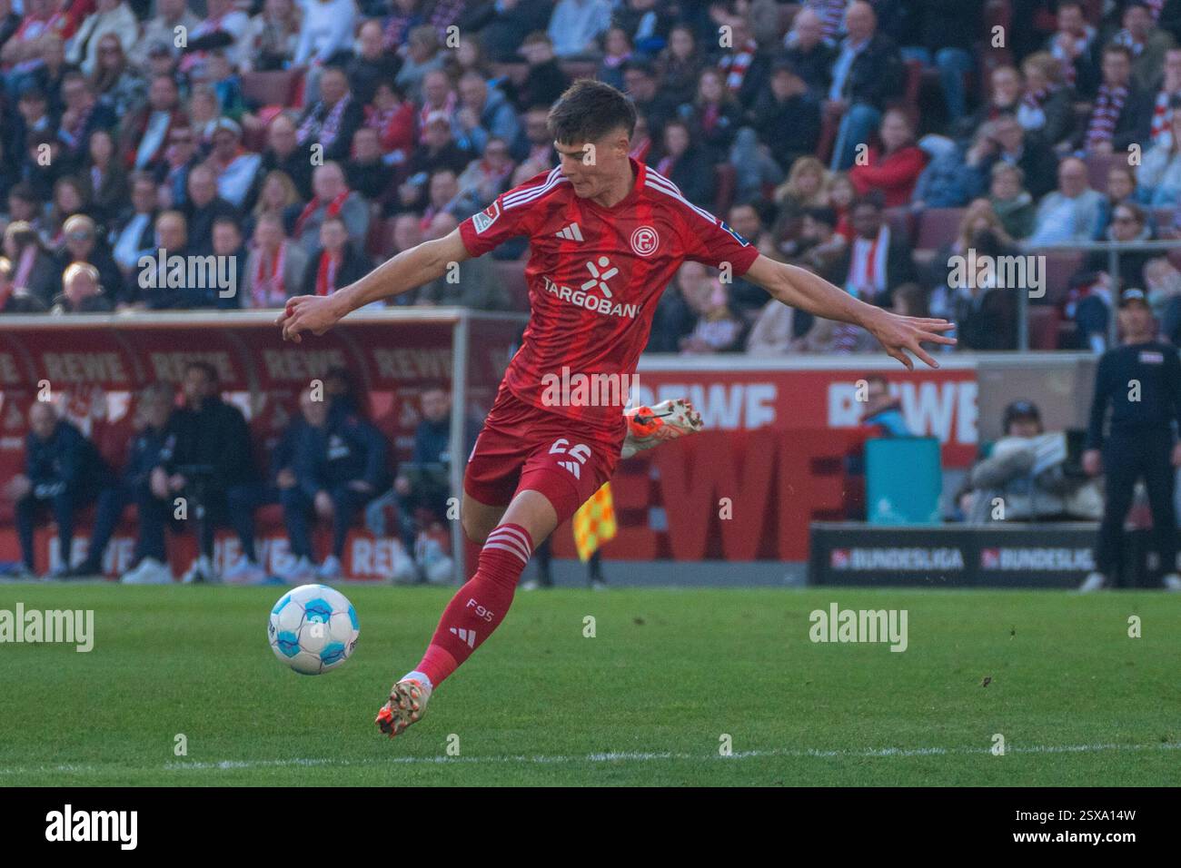 Schuss von Schmidt Danny (Fortuna Duesseldorf, #22) 1. FC Koeln vs ...