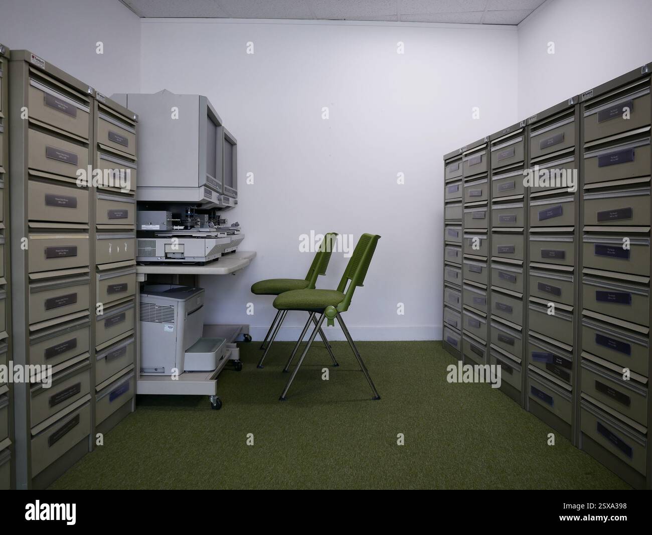 Microfiche archival hi-res stock photography and images - Alamy