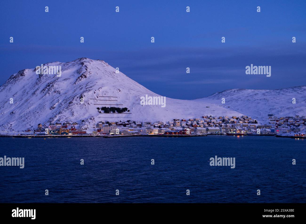 The small city of Honningsvåg, northernmost city/town in mainland ...