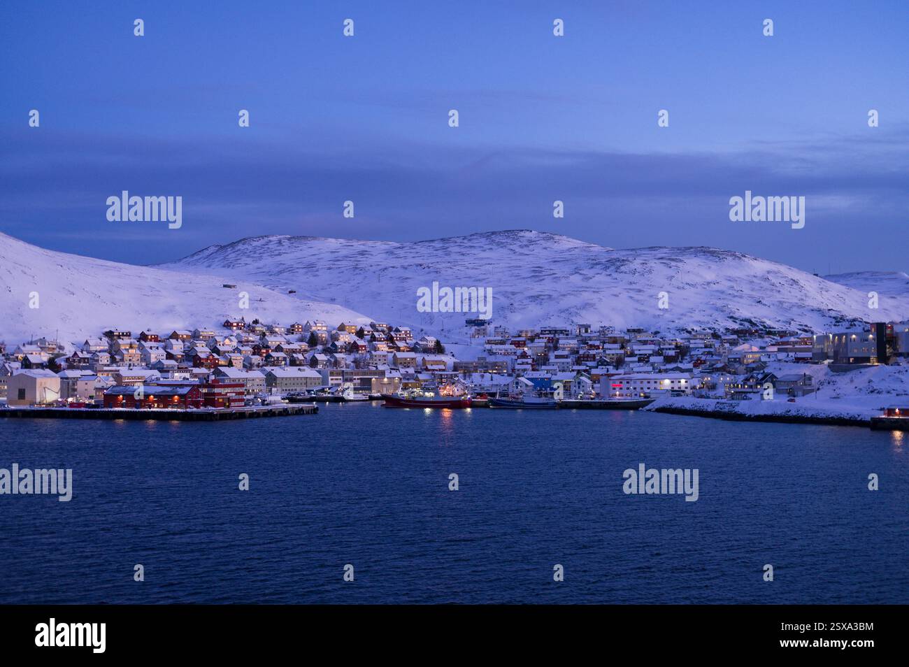 The small city of Honningsvåg, northernmost city/town in mainland ...