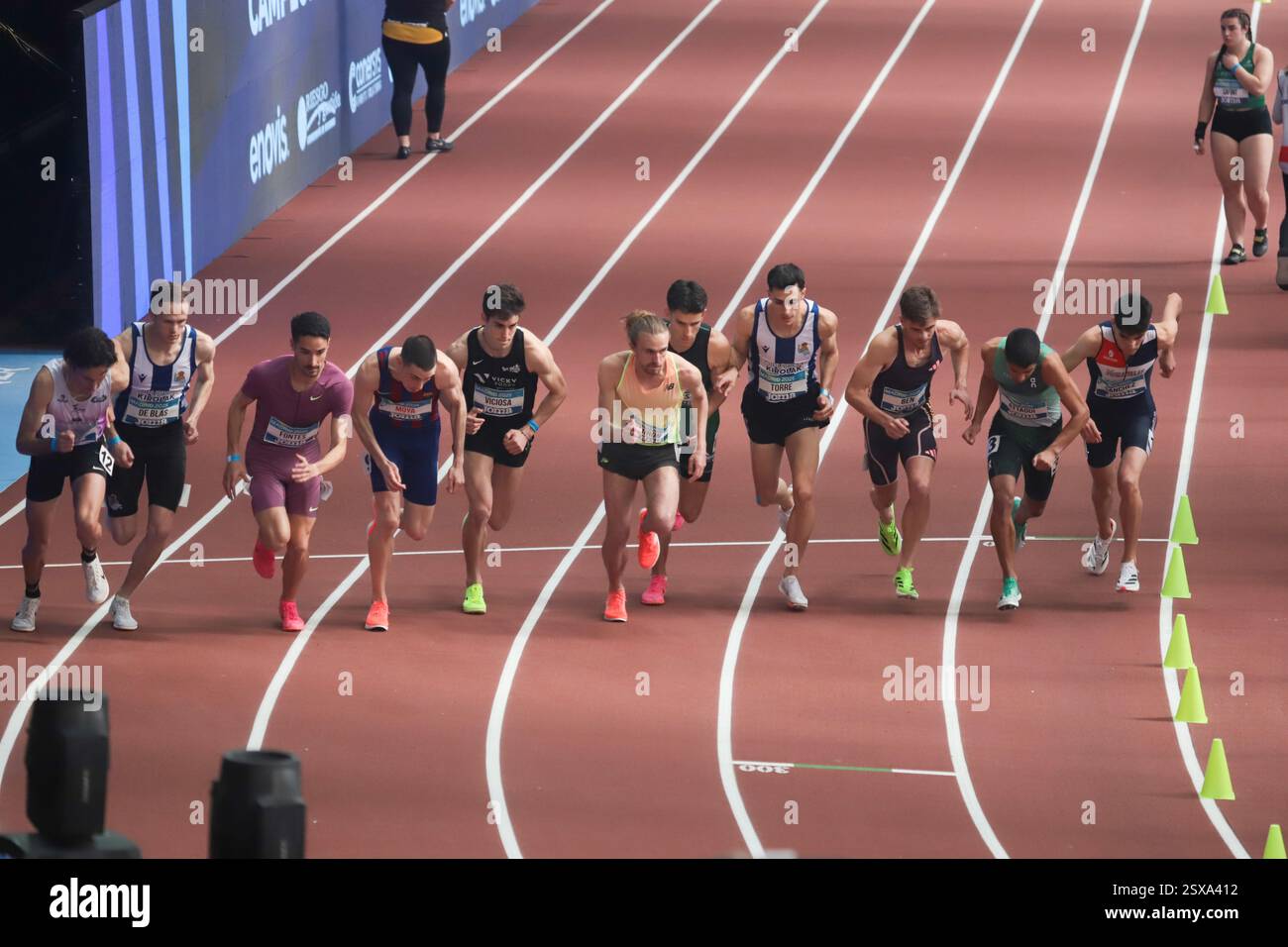 Start of the 1500m men hi-res stock photography and images - Alamy