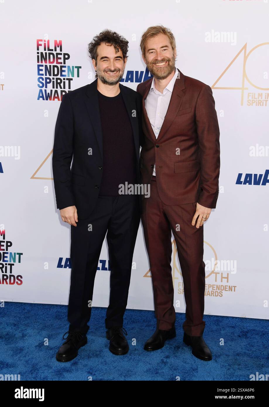 SANTA MONICA, CALIFORNIA - FEBRUARY 22: (L-R) Jay Duplass and Mark ...