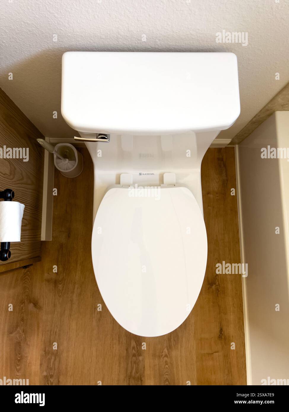White Modern Toilet in Small Bathroom Stock Photo - Alamy