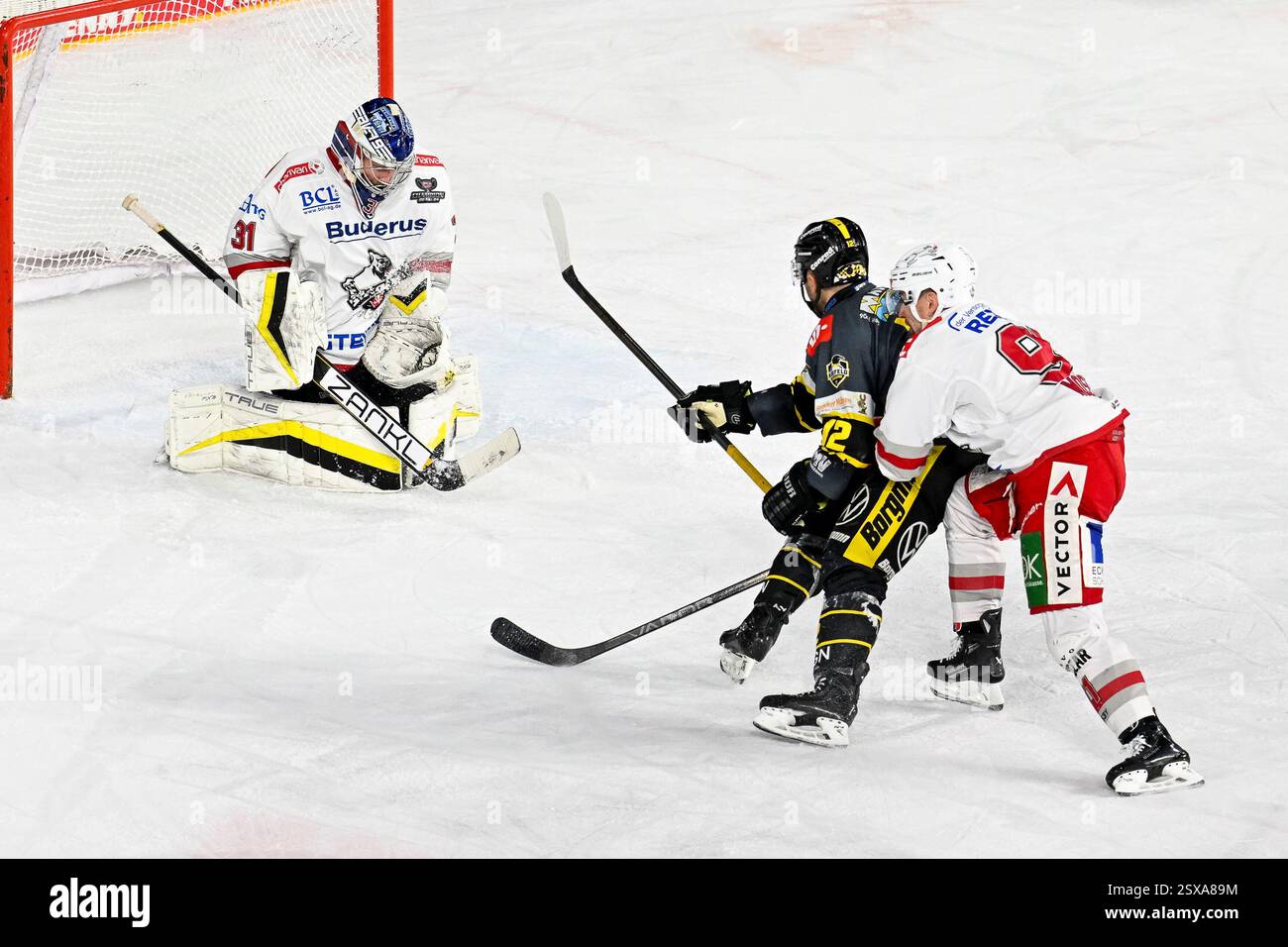 Eishockey DEL2 - 24/25 50. Spieltag: Krefeld Pinguine vs Eisbären ...