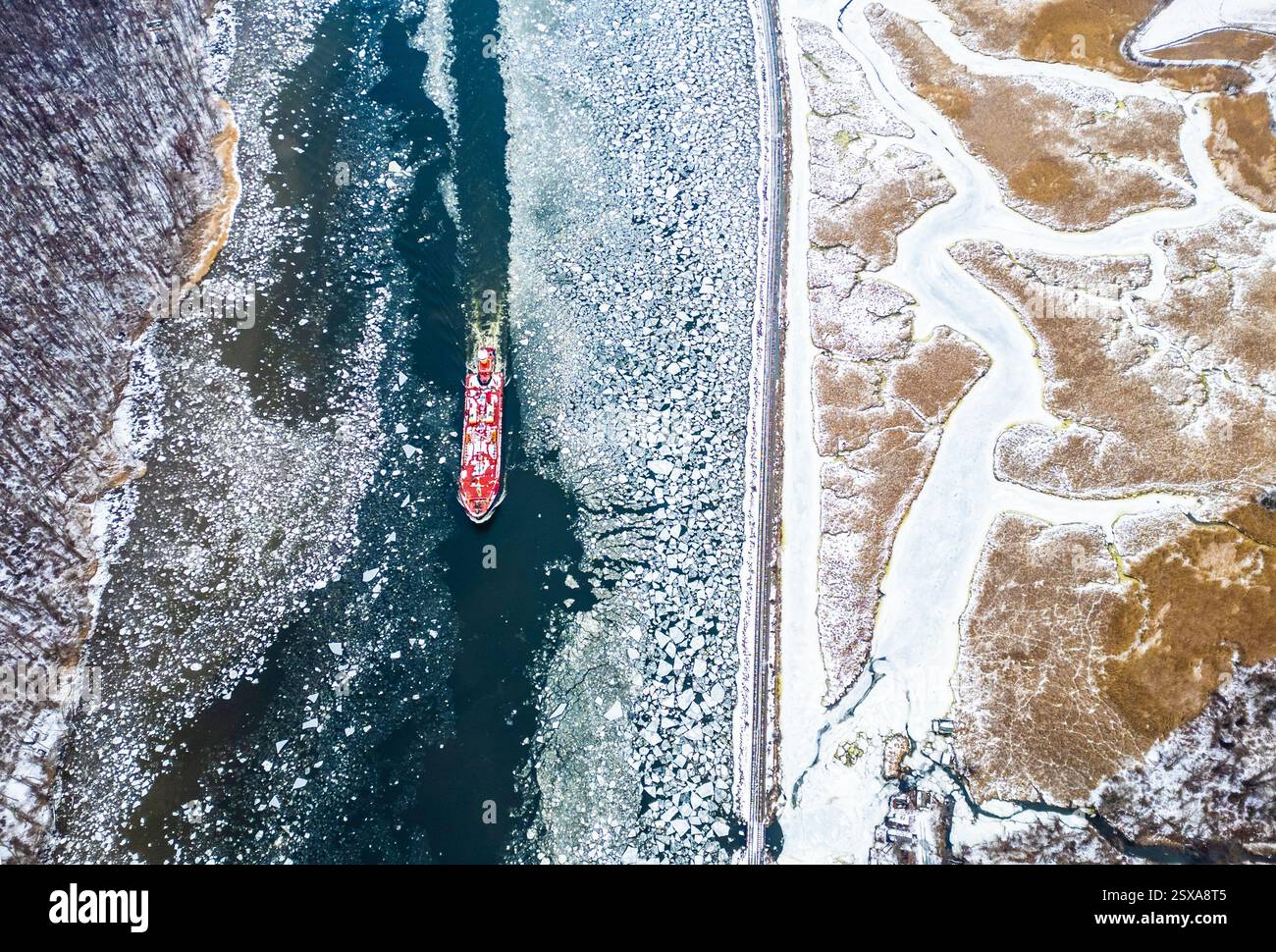 Tugboat Josephine pushing tank barge RTC 83 in the Hudson River next to ...