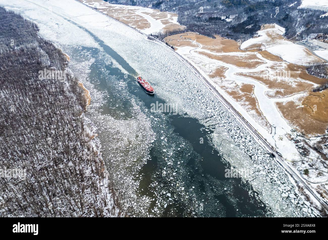 Tugboat Josephine pushing tank barge RTC 83 in the Hudson River next to ...