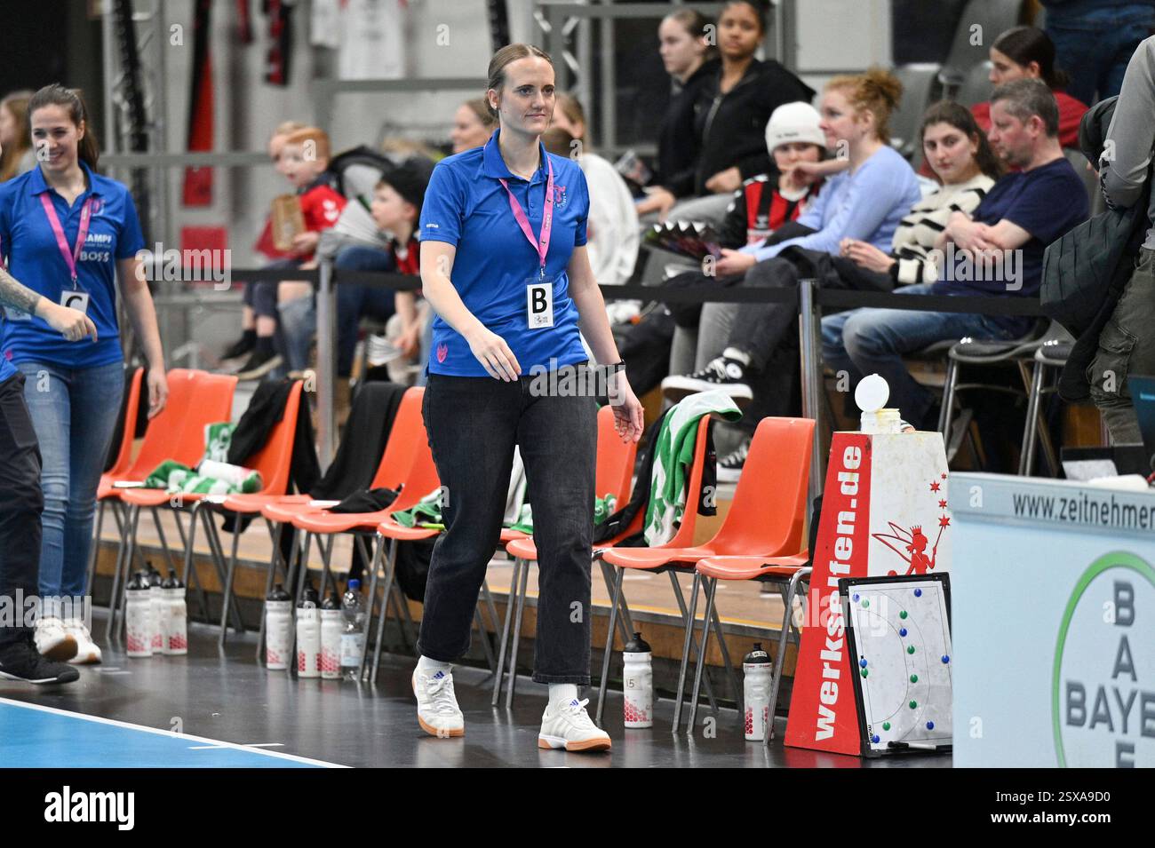 Leverkusen, Deutschland. 23rd Feb, 2025. Miriam Hirsch (TuS Metzingen ...