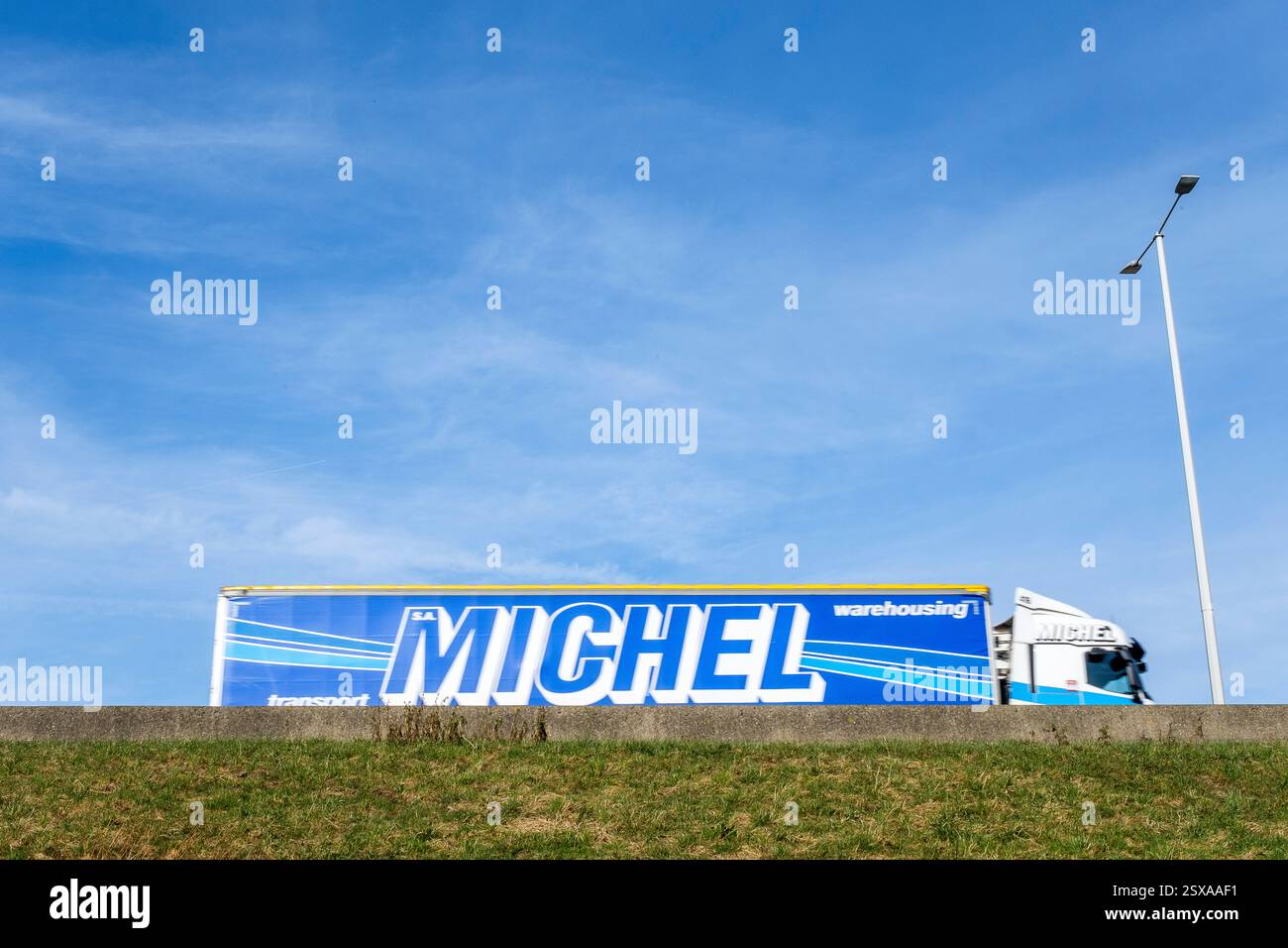 Highway E42 in Fleurus | Autoroute E42 à Fleurus Stock Photo - Alamy