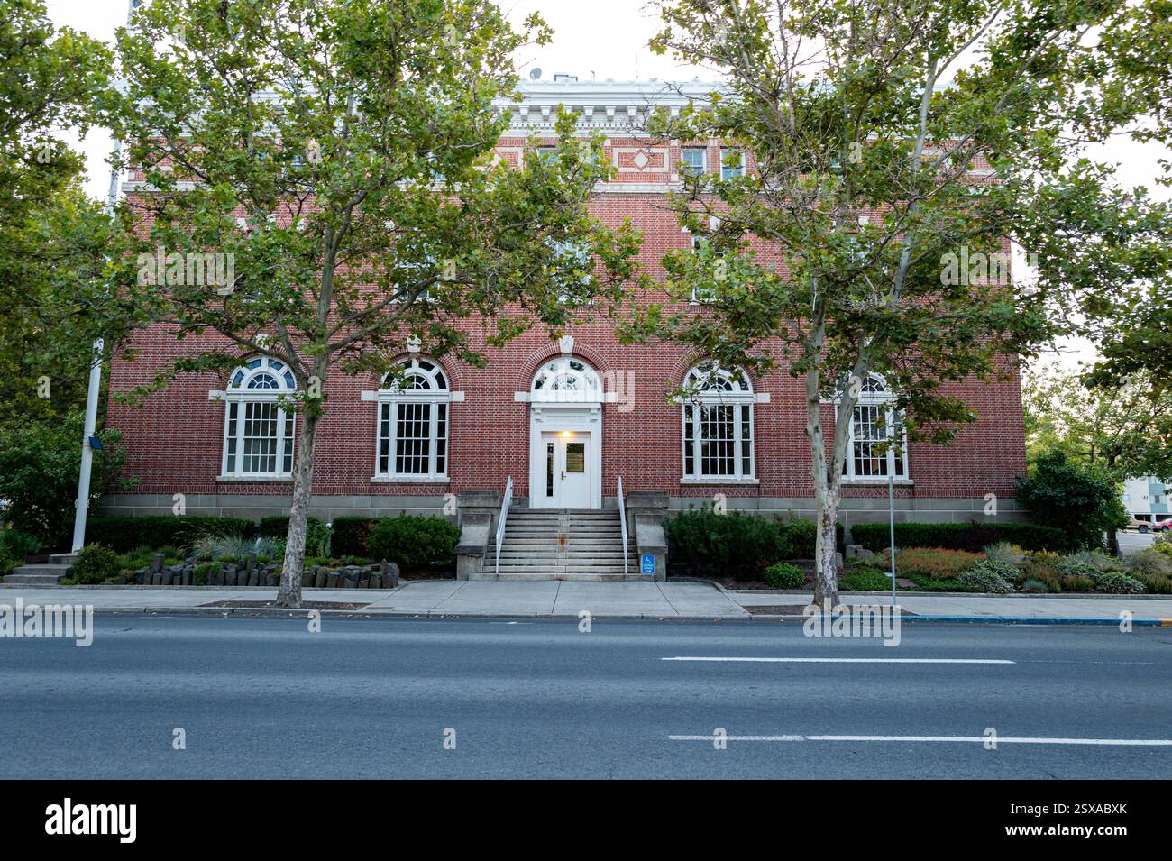 Red brick city hall in Moscow Idaho Stock Photo - Alamy