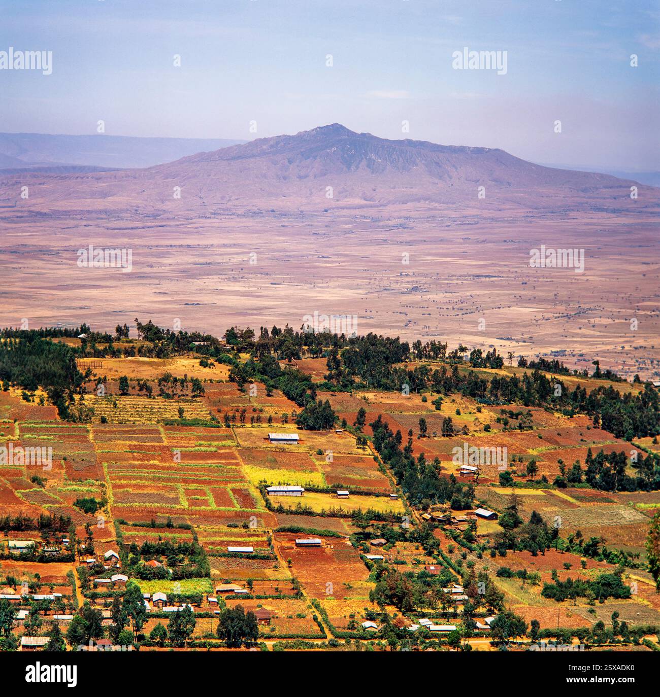 Valley scale hi-res stock photography and images - Alamy