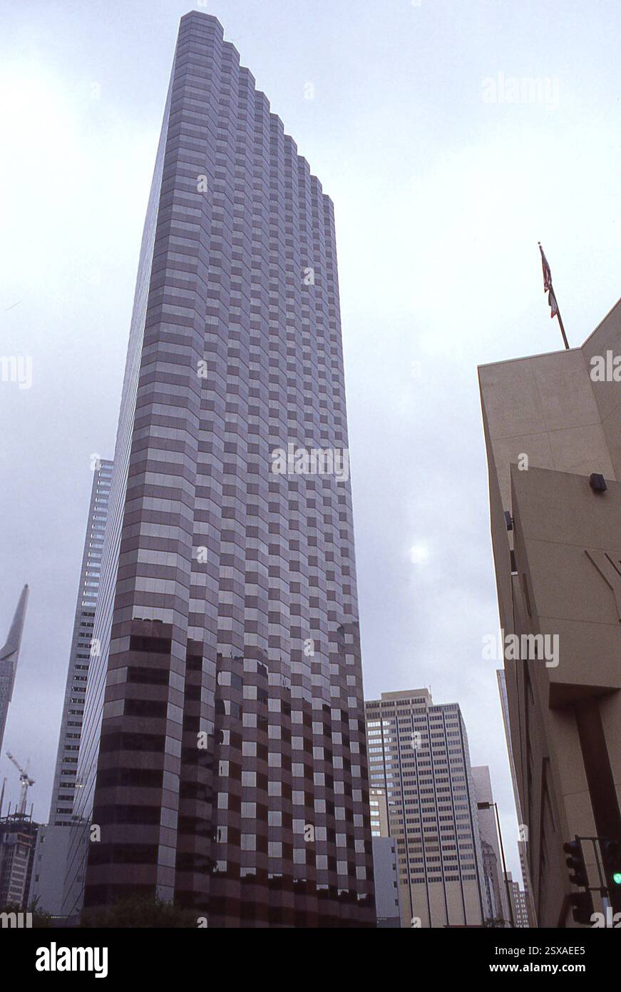 Texas, U.S.A., cca. 1992. View of the Ross Tower skyscraper in downtown ...