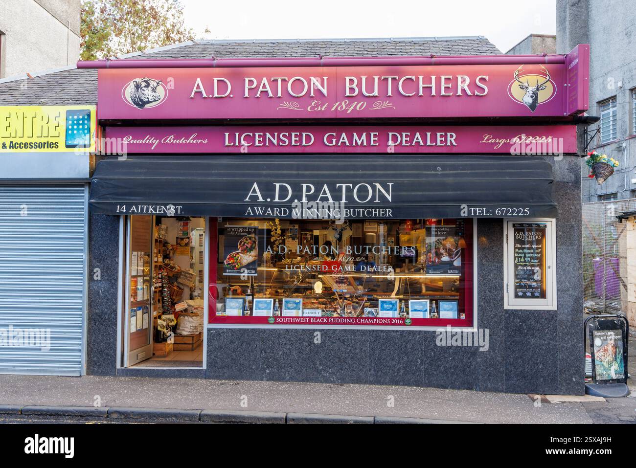 Butcher shop front hi-res stock photography and images - Alamy