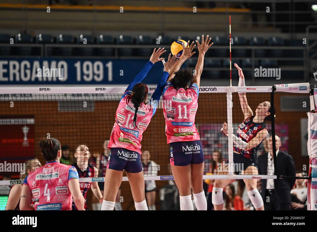 Attack of Alessia Bolzonetti (Volley Bergamo 1991) Block of Sara ...