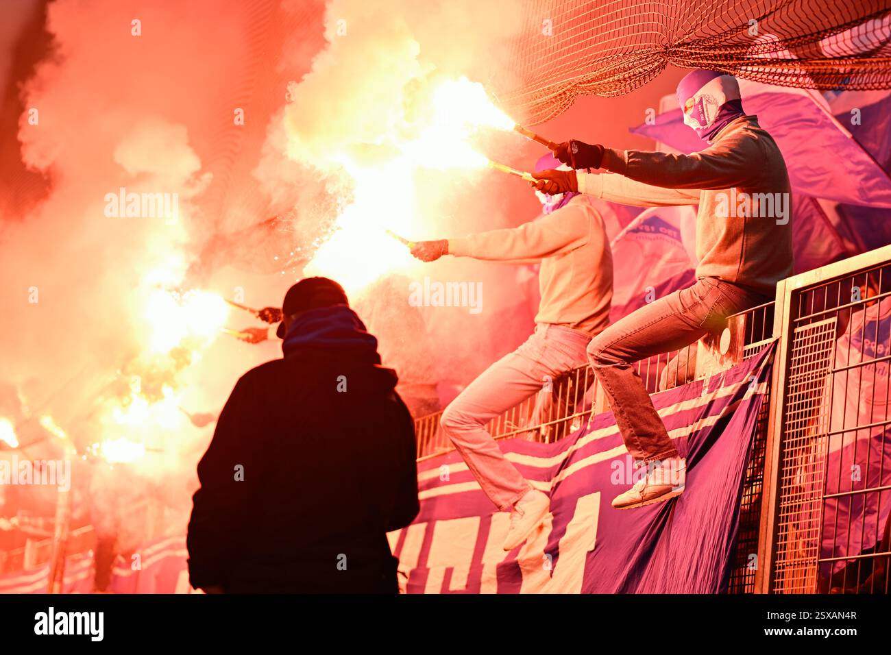 Sinsheim, Germany. 23rd Feb, 2025. Soccer: Bundesliga, TSG 1899 ...