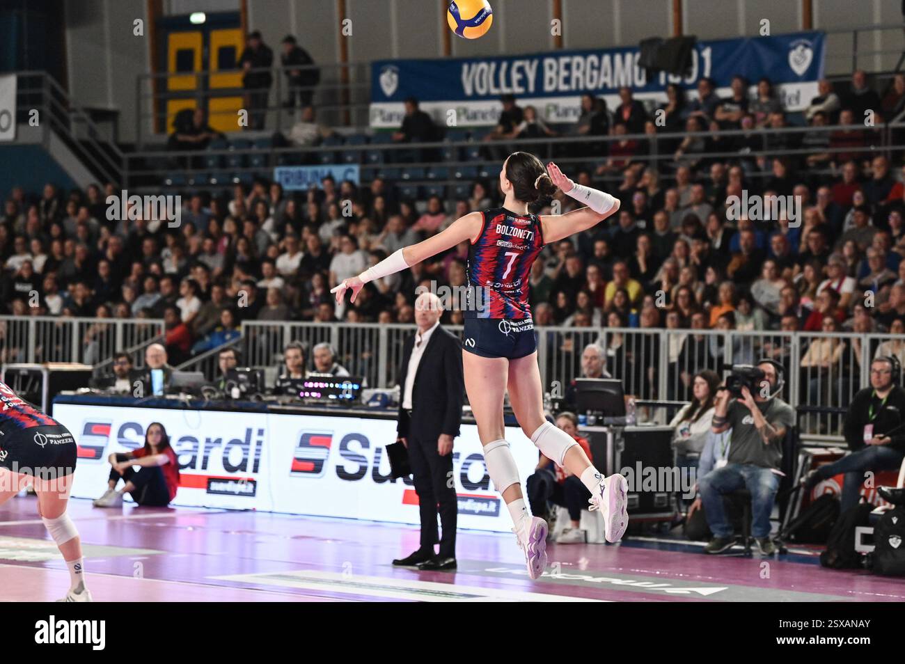 Serve of Alessia Bolzonetti (Volley Bergamo 1991) during Volley Bergamo ...