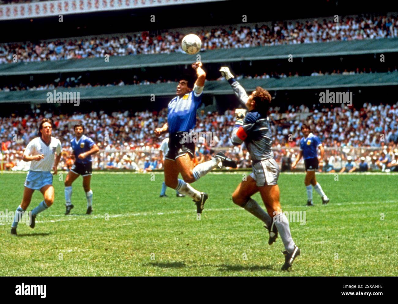 Diego maradona argentina 1986 hi-res stock photography and images - Alamy
