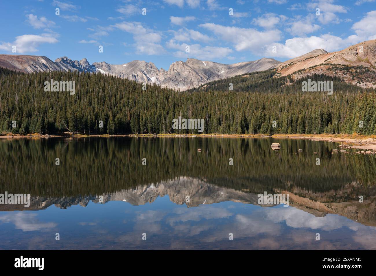 The Indian Peaks Mountain Range is located along the Continental Divide ...