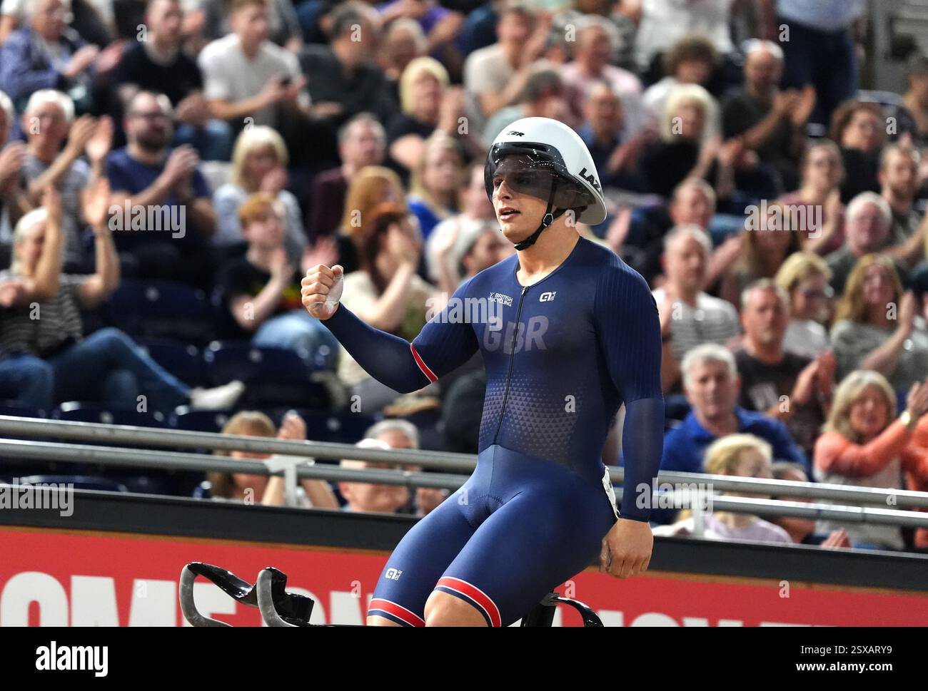 Matthew Richardson celebrates winning the Men's Keirin final during day ...