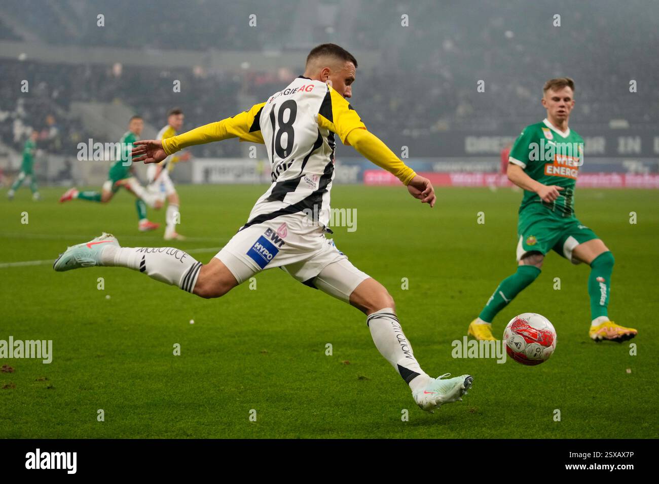 LINZ, AUSTRIA - FEBRUARY 23: Branko Jovicic of LASK in action against ...