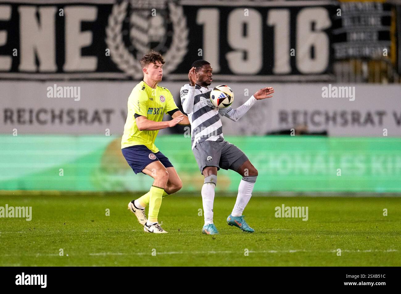 Sandhausen, Deutschland. 23rd Feb, 2025. v.li.: Ben Nink (SVWW, 37 ...
