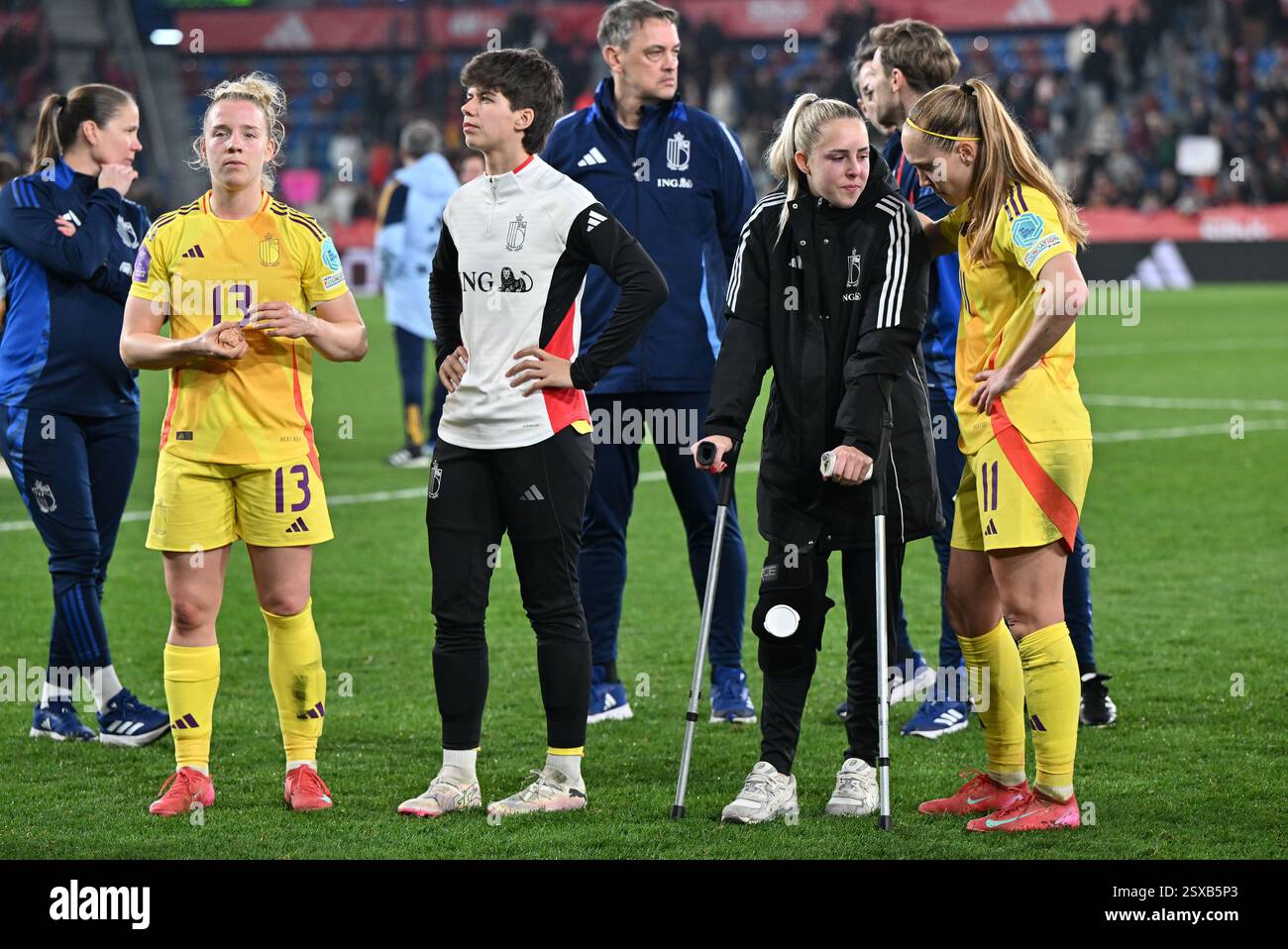 Valencia, Spain. 21st Feb, 2025. Elena Dhont of Belgium, Isabelle ...