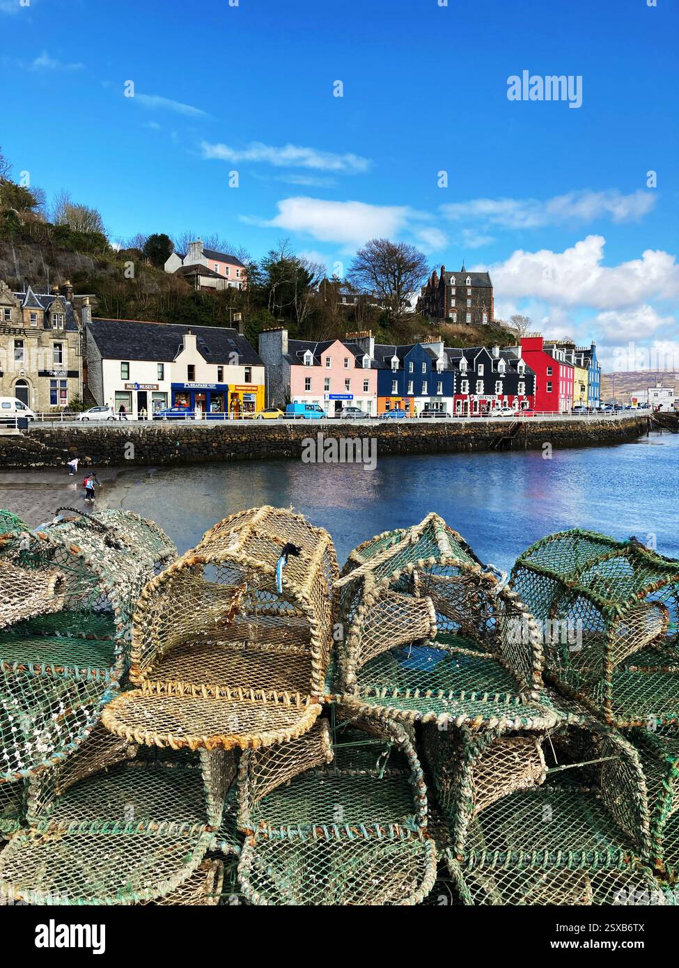 View harbour town tobermory hi-res stock photography and images - Alamy
