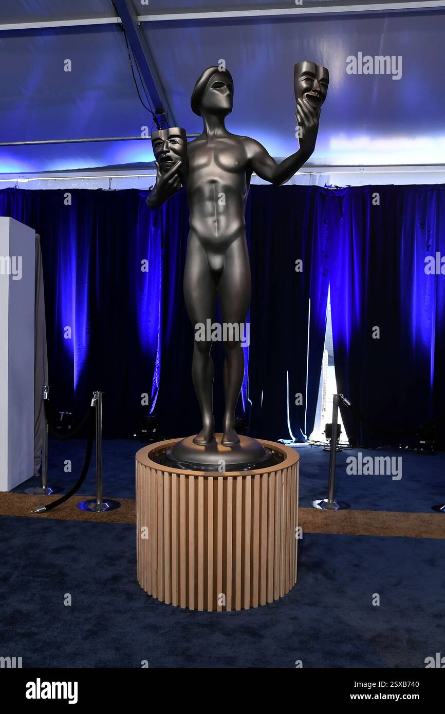 SAG Award Statuette are seen at the 31st annual Screen Actors Guild ...
